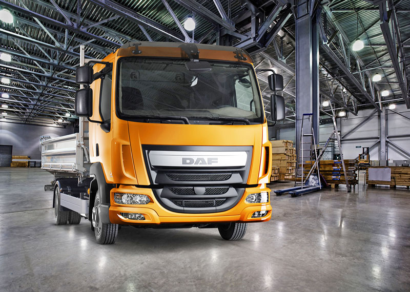 DAF Trucks – DAF má nové řady LF a CF | Automobil Revue