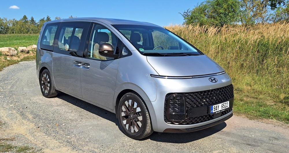 Hyundai Staria Tour Luxury 4x4 – Komfortní a originální | Automobil Revue